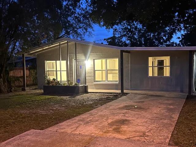 3 Br, 2 bath, Single Family 4928 Shoshone St