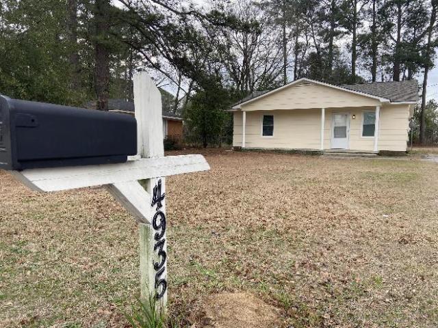 3 Br, 2 bath, Single Family 4935 Walnut Dr