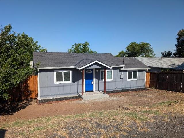 3 Br, 2 bath, Single Family 4940 Virginia St