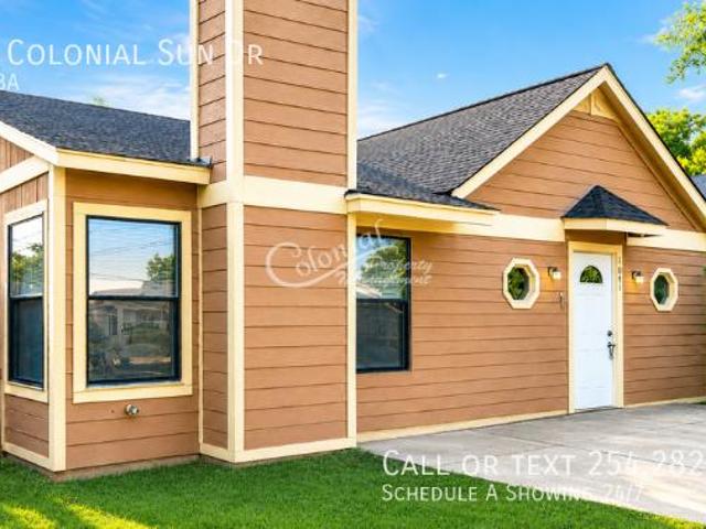 3 Br, 2 bath, Single Family 4001 Colonial Sun Dr