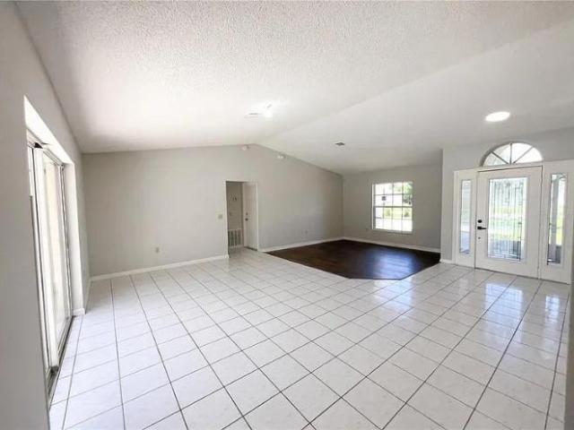 3 Br, 2 bath, Single Family 4007 Paulette Dr
