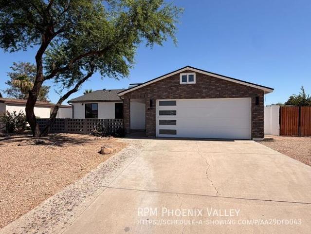 3 Br, 2 bath, Single Family 4019 E Surrey Ave