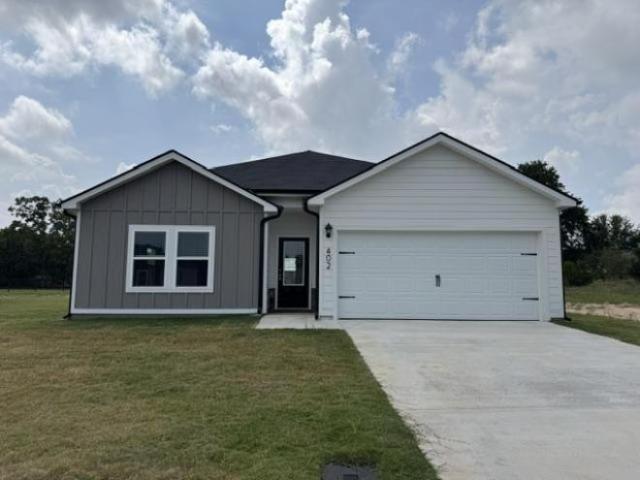 3 Br, 2 bath, Single Family 402 Georgian Walk