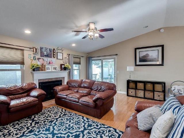 3 Br, 2 bath, Single Family 4035 E Camino Street