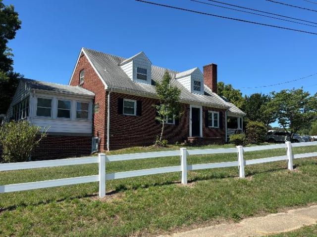 3 Br, 2 bath, Single Family 4035 Walmsley Blvd