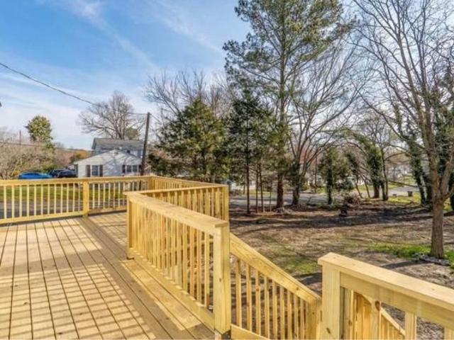 3 Br, 2 bath, Single Family 407 Cox Ave