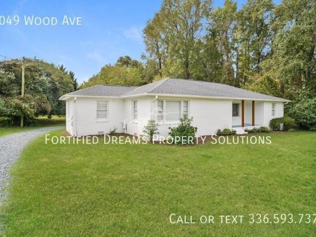 3 Br, 2 bath, Single Family 4049 Wood Ave