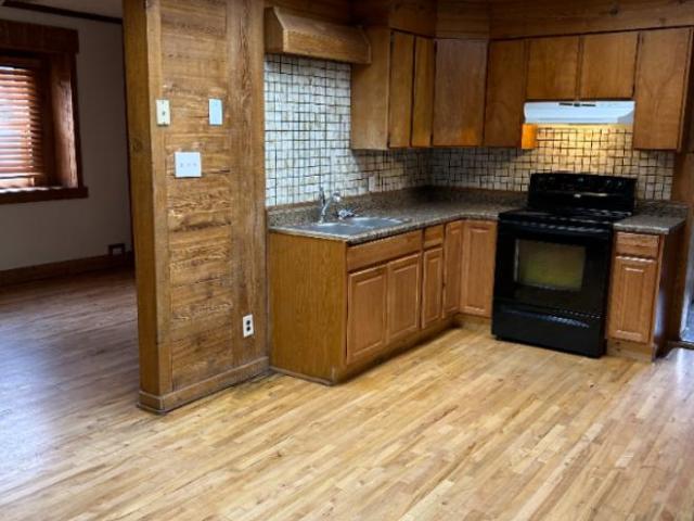 3 Br, 2 bath, Single Family 404 5th Street SW