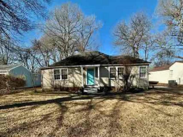 3 Br, 2 bath, Single Family 404 S First Ave