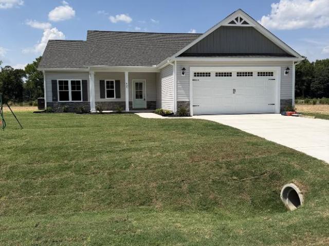 3 Br, 2 bath, Single Family 405 Creek&apos s Edge Dr