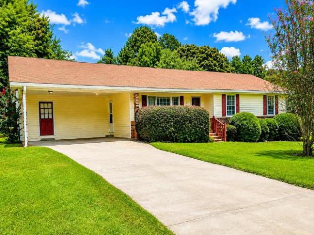 3 Br, 2 bath, Single Family 405 Elder Rd