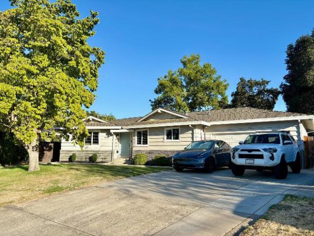 3 Br, 2 bath, Single Family 4095 Fotos Ct