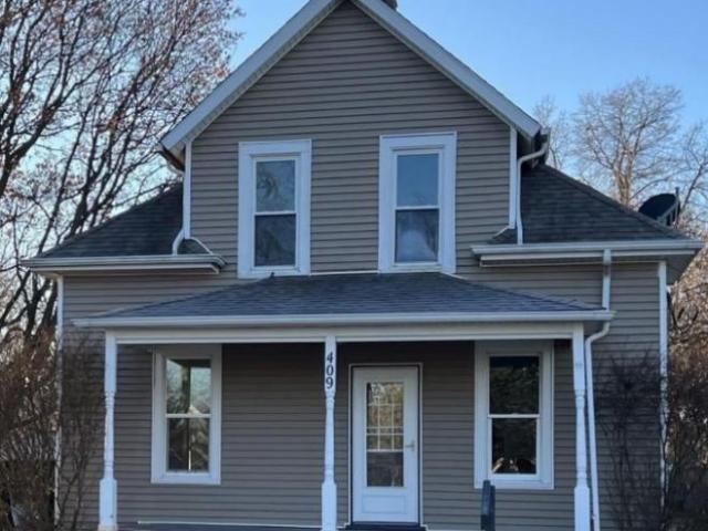 3 Br, 2 bath, Single Family 409 E Division St