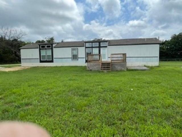 3 Br, 2 bath, Single Family 4101 Cr 3221