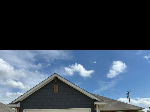 3 Br, 2 bath, Single Family 4108 NW 151st St