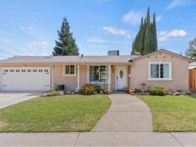 3 Br, 2 bath, Single Family 412 E 17th St