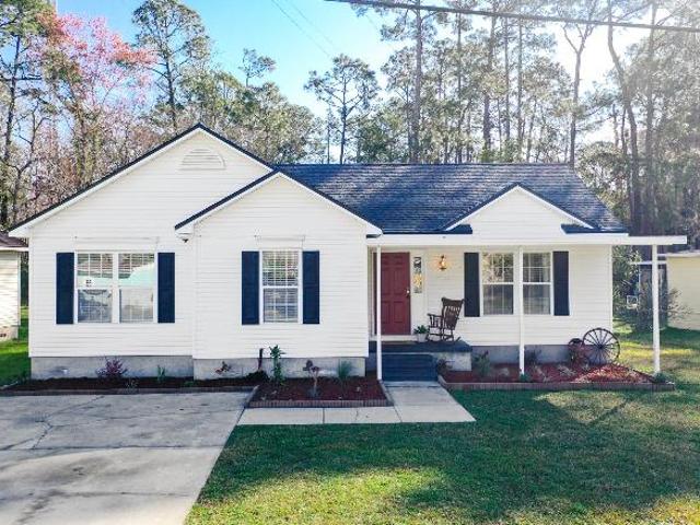3 Br, 2 bath, Single Family 4131 Eve Dr E