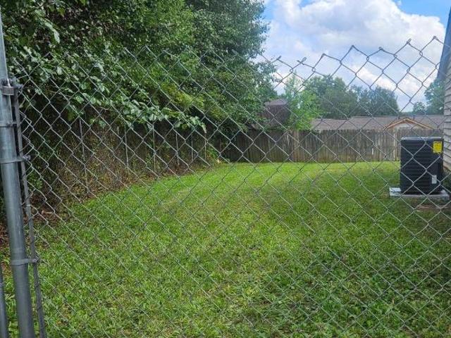 3 Br, 2 bath, Single Family 414 Crest Ct
