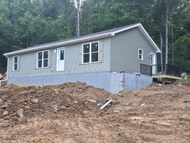 3 Br, 2 bath, Single Family 41 Hull Dr