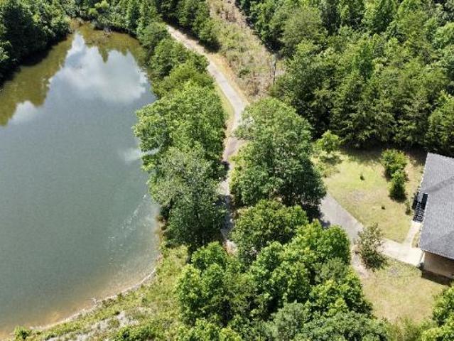 3 Br, 2 bath, Single Family 41 Knights Mountain Rd