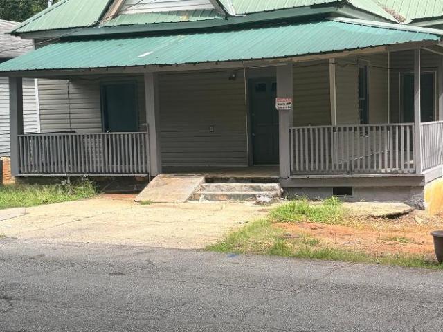 3 Br, 2 bath, Single Family 423 E Bacon St