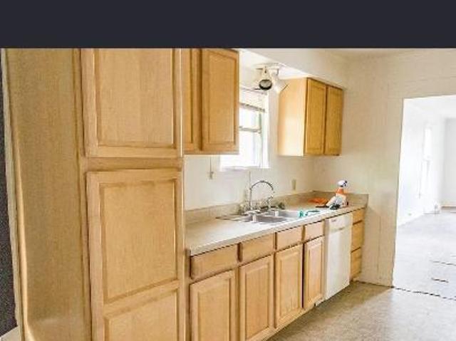 3 Br, 2 bath, Single Family 423 Elm St