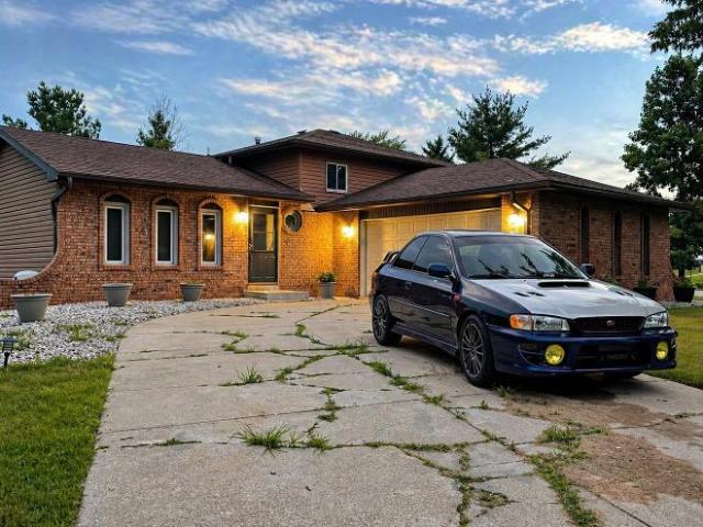 3 Br, 2 bath, Single Family 4202 W 76th Ct