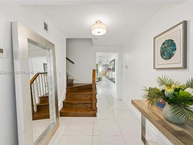 3 Br, 2 bath, Single Family 420 Aledo Ave