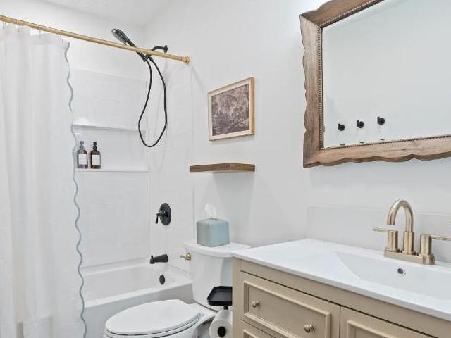 3 Br, 2 bath, Single Family 420 Cedar Ln