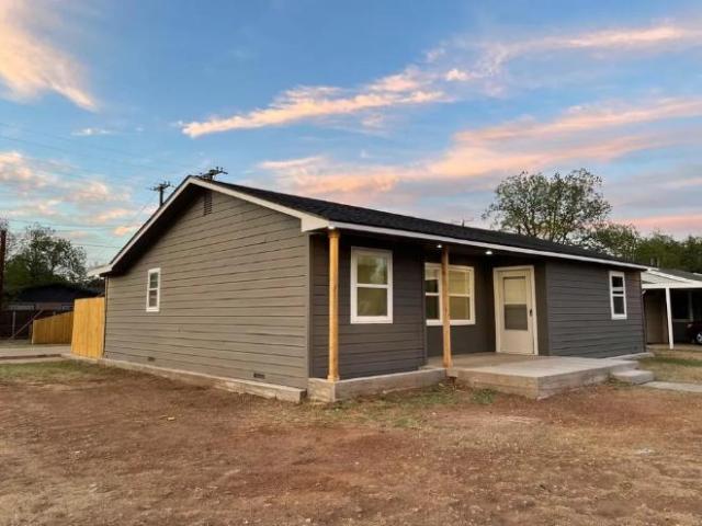 3 Br, 2 bath, Single Family 4216 42nd St