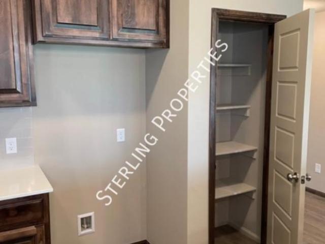 3 Br, 2 bath, Single Family 421 Compass Drive