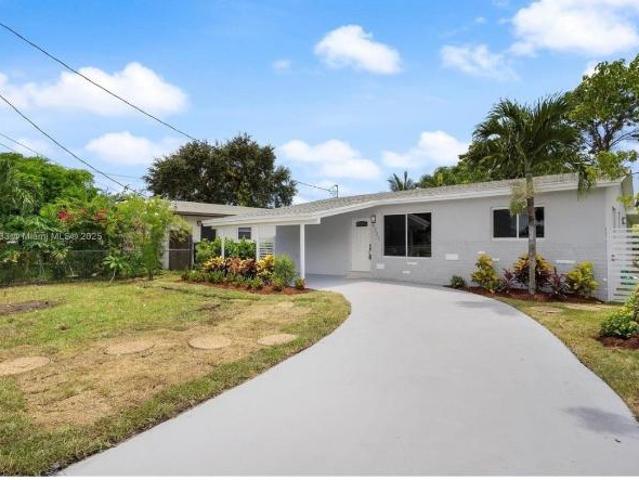 3 Br, 2 bath, Single Family 4220 SW 21st St