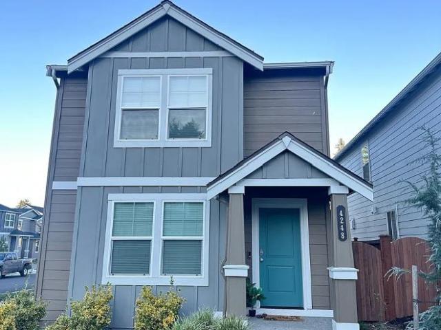 3 Br, 2 bath, Single Family 4248 Savannah Loop NE