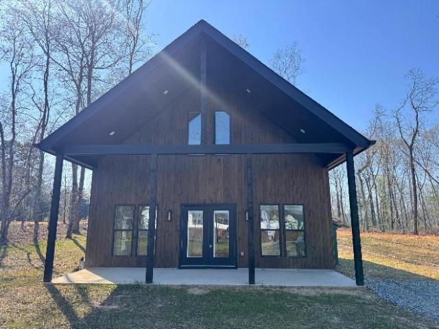 3 Br, 2 bath, Single Family 424 Fowler Rd
