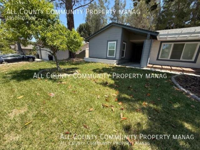 3 Br, 2 bath, Single Family 42566 Escolacata Drive