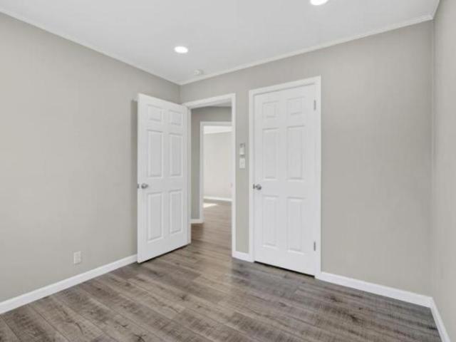 3 Br, 2 bath, Single Family 42645 Newport Dr