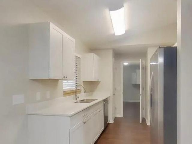 3 Br, 2 bath, Single Family 4285 Fay Blvd N