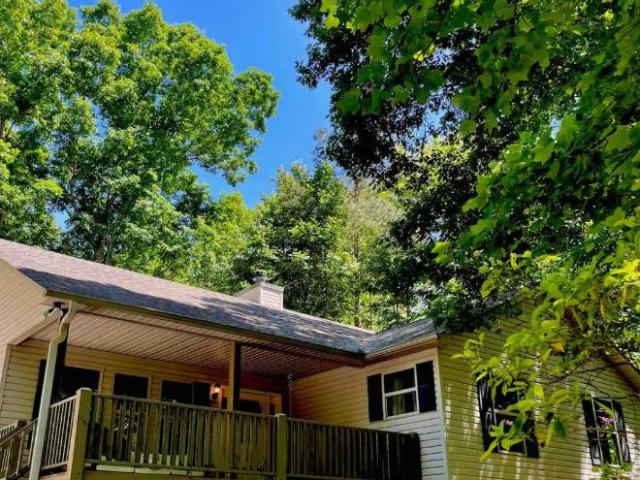 3 Br, 2 bath, Single Family 42 Oak Morris Rdg