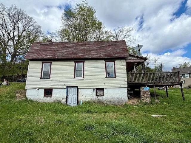3 Br, 2 bath, Single Family 431 Finch St