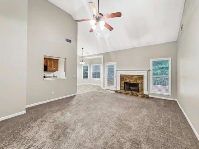 3 Br, 2 bath, Single Family 434 SW 15th Dr