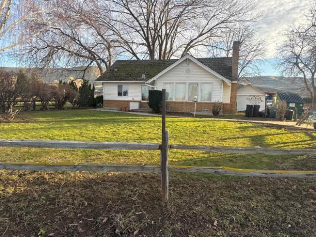 3 Br, 2 bath, Single Family 435 W Byron Rd