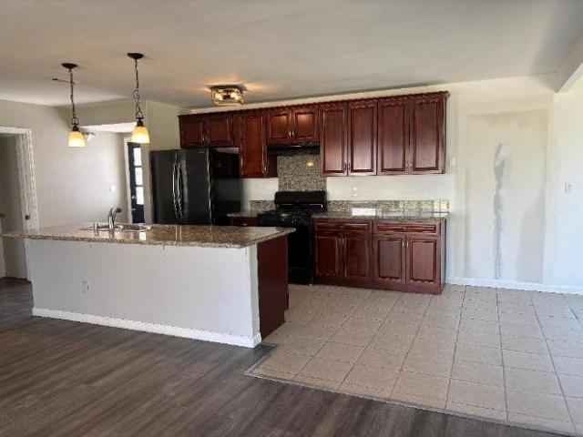 3 Br, 2 bath, Single Family 4361 Rolfe Rd