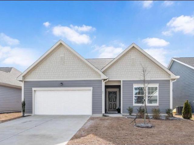 3 Br, 2 bath, Single Family 43 Molly Mac Ln