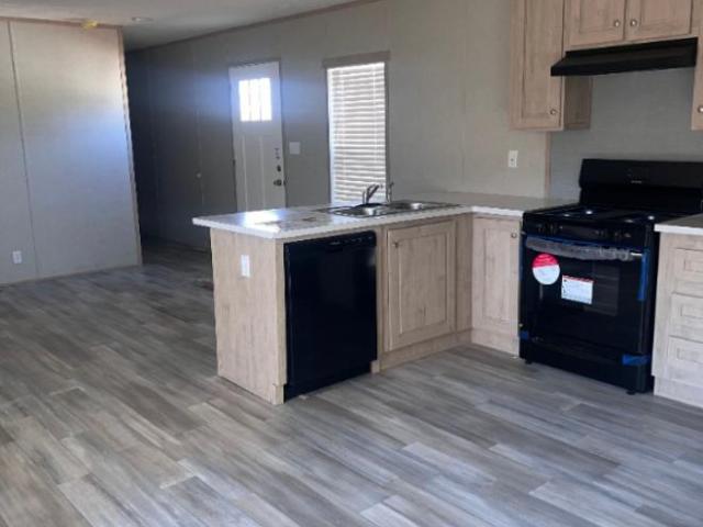 3 Br, 2 bath, Single Family 4 N Shawnee Plains Ct