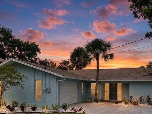 3 Br, 2 bath, Single Family 540 N Afterglow Cir