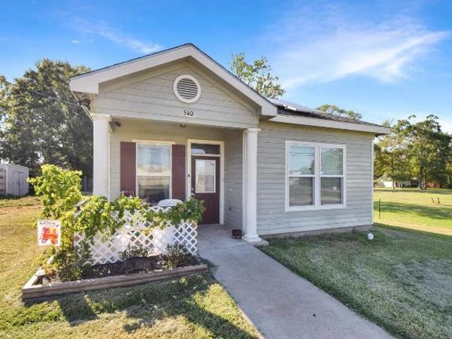 3 Br, 2 bath, Single Family 540 S 7th St
