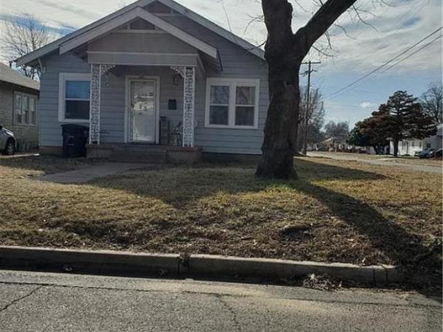 3 Br, 2 bath, Single Family 545 W Wood St