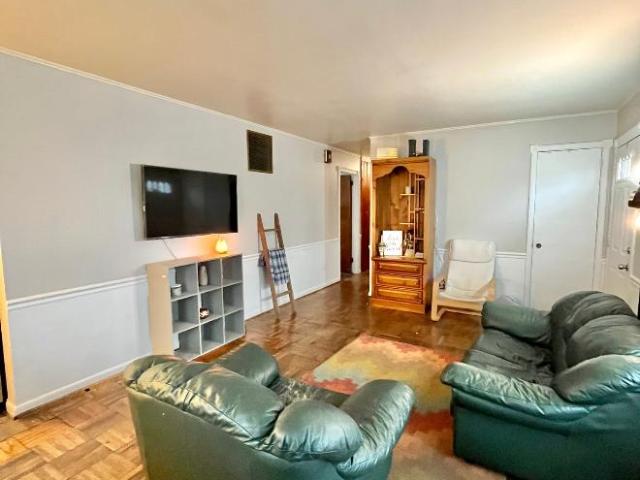 3 Br, 2 bath, Single Family 549 West 13th Street
