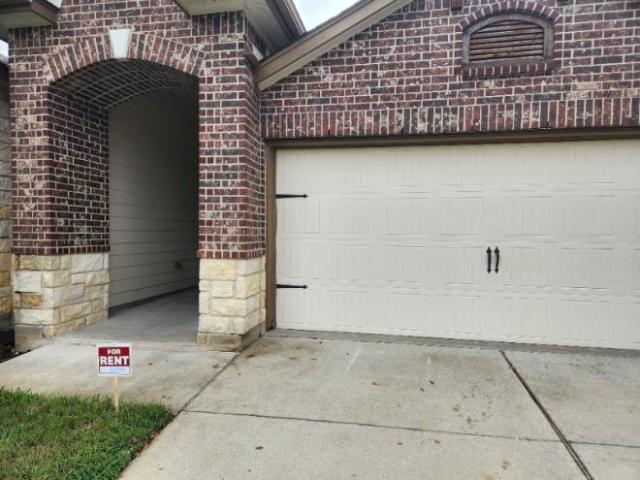 3 Br, 2 bath, Single Family 5502 Red Pine Drive