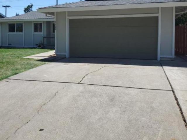 3 Br, 2 bath, Single Family 5509 Kermit Lane